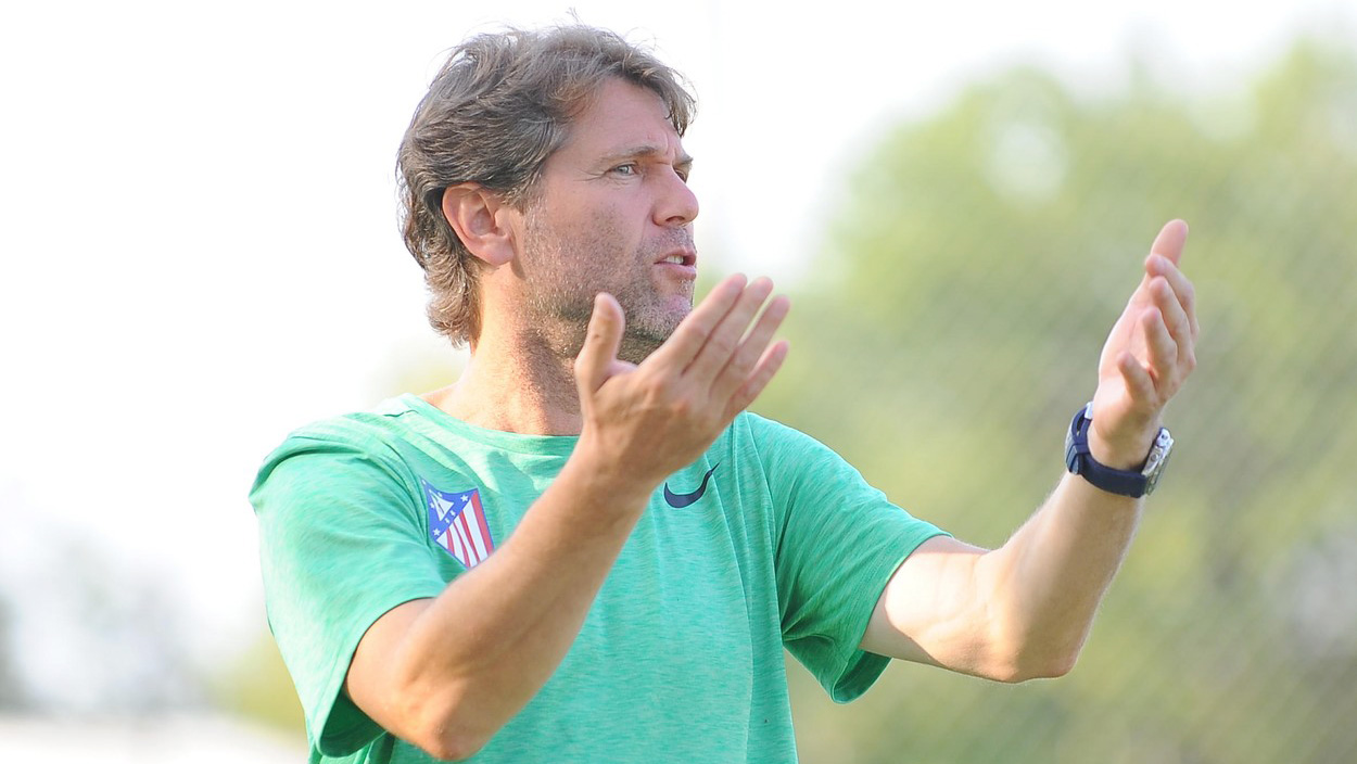 „Este un jucător de bază!”-Florin Răducioiu îl cere insistent în primul ...