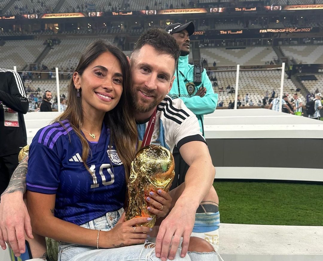 Ce a postat Antonela Raccuzzo după ce Lionel Messi a câștigat ...