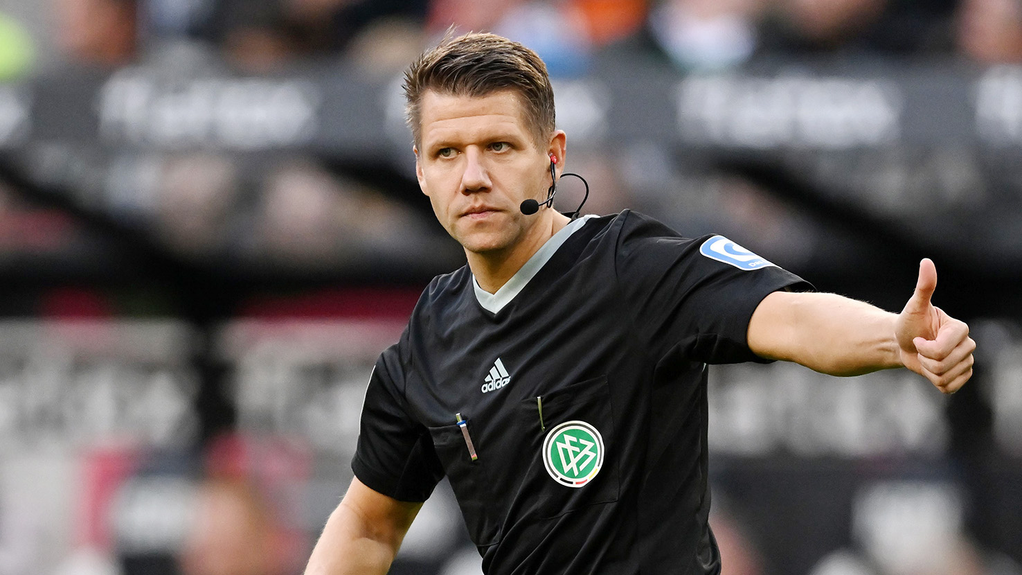 Un arbitru german vrea să revoluționeze fotbalul: „Să joace șapte ...