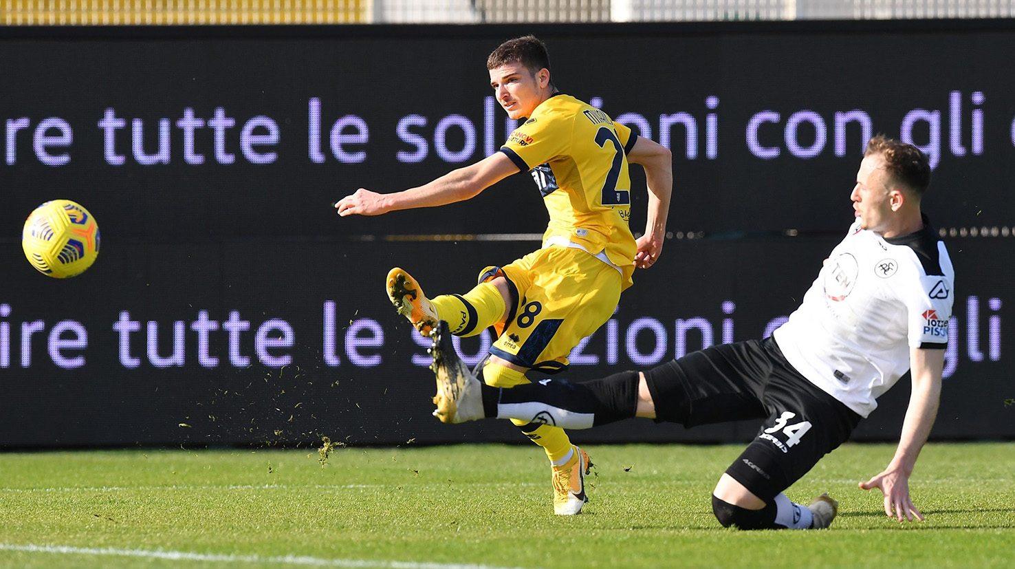 Valentin Mihăilă e lăudat și când ratează penalty: „A fost devastator ...