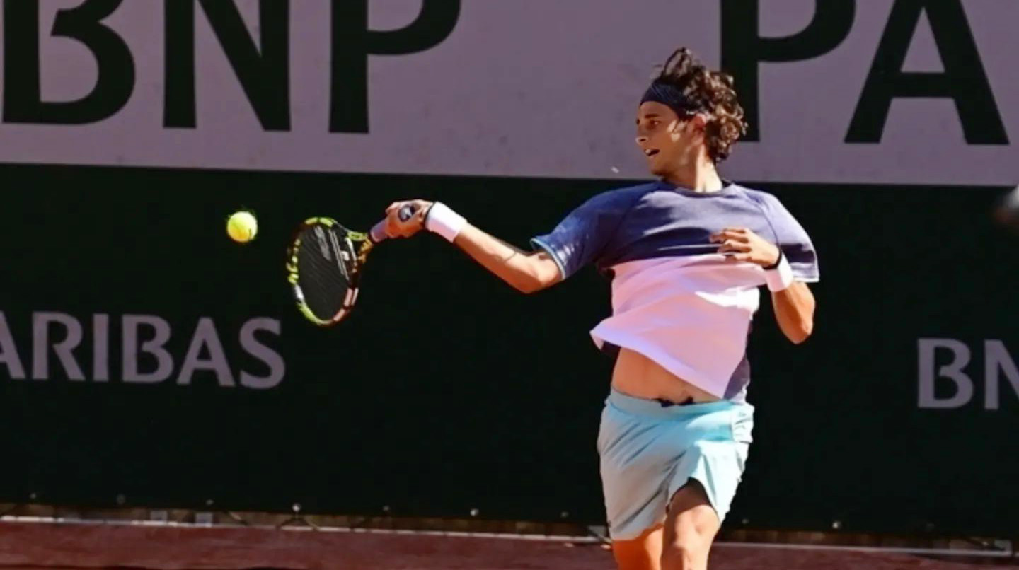 Victorii ale juniorilor români la Roland Garros! Mihai Alexandru Coman ...