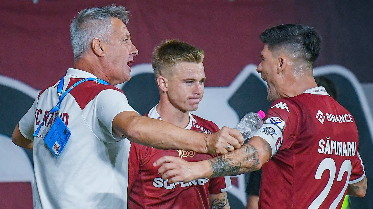 Cristiano Bergodi a spus de ce a plecat de pe bancă pentru a-l felicita pe Claudiu Petrila: „Mi ...