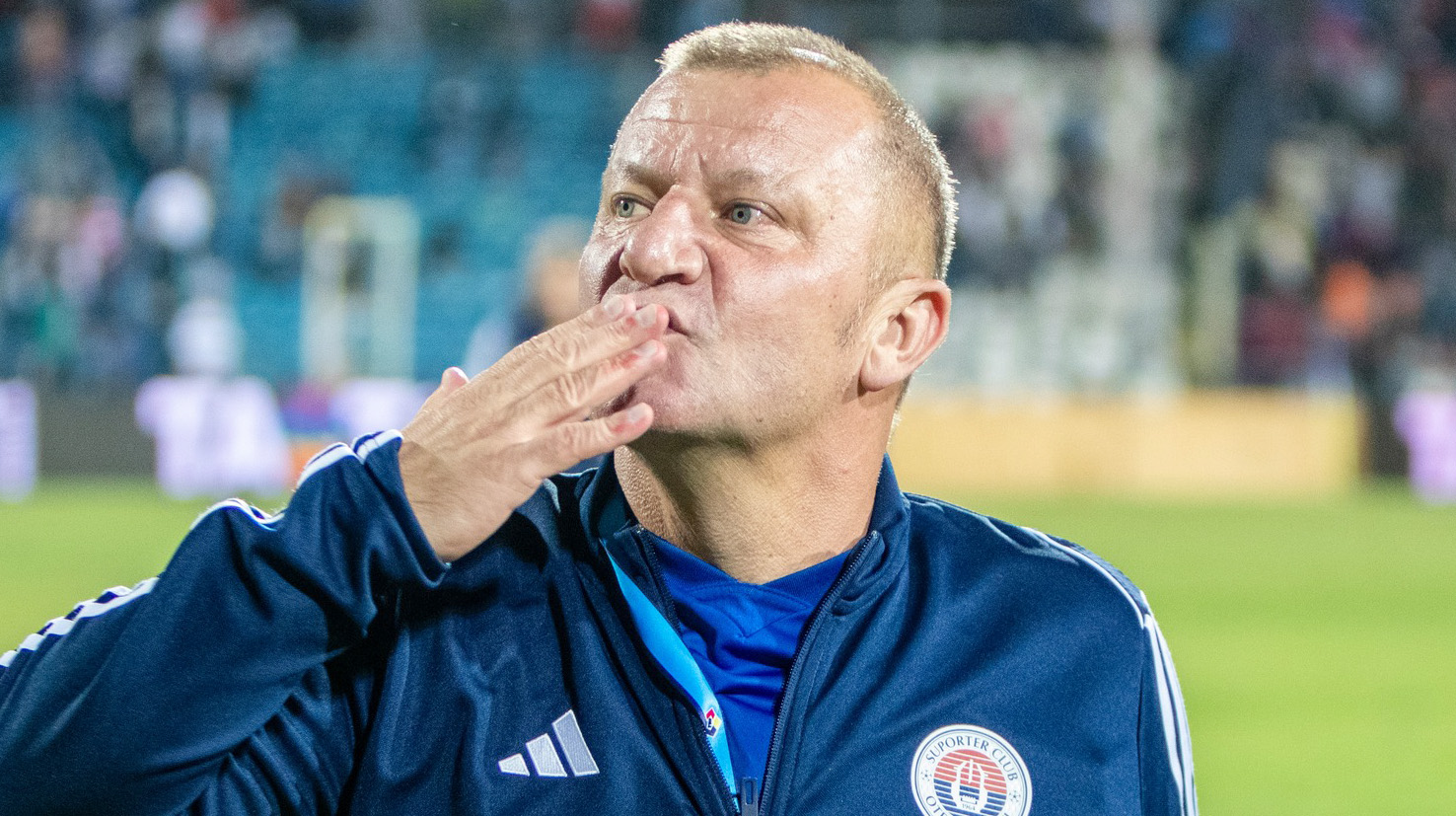 Meciul de adio al Generaţiei de Aur: Dorinel Munteanu: Am intrat în istorie şi vom rămâne în ...