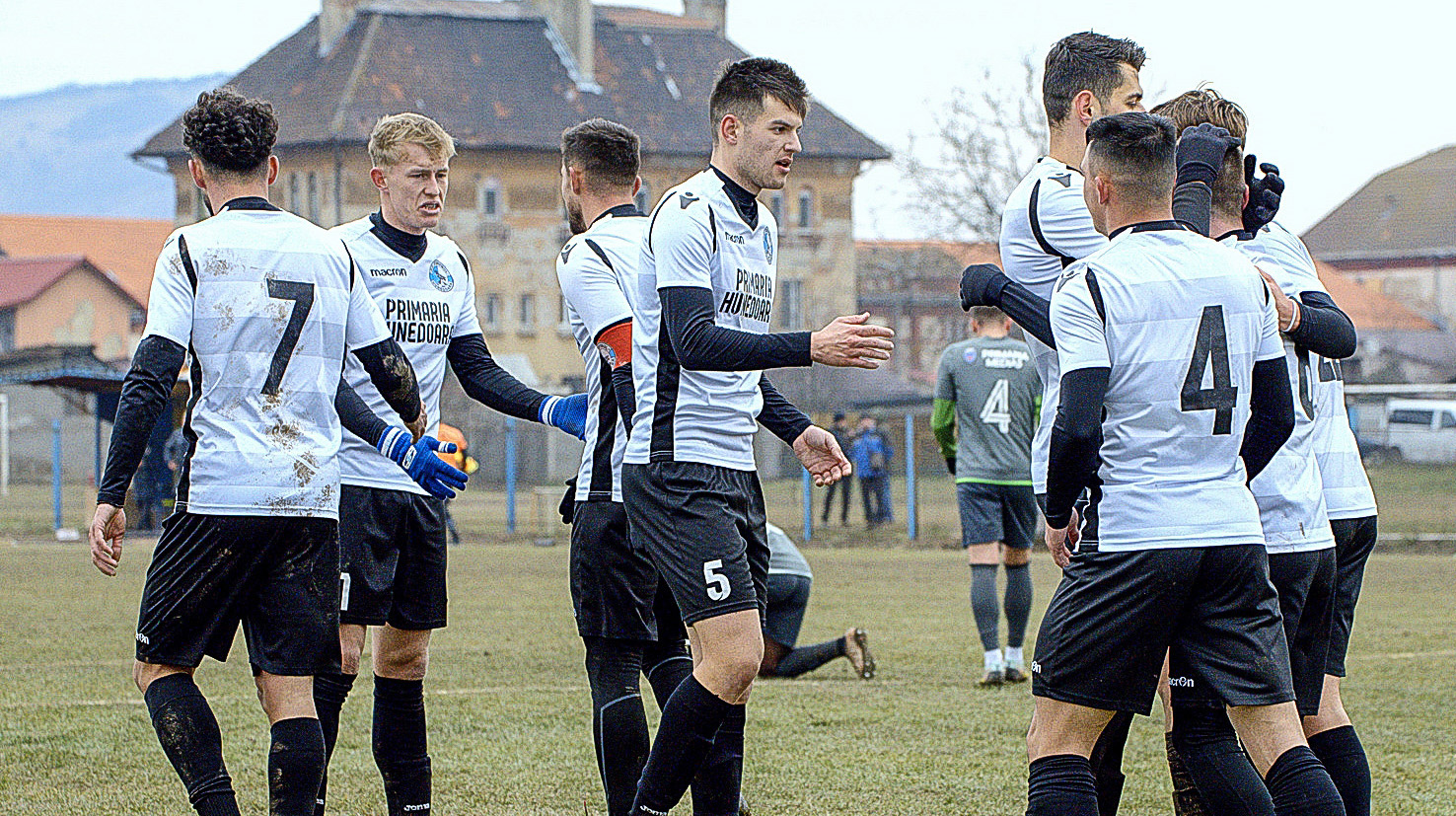 Corvinul a reușit în 6 luni ce nu poate CSA Steaua de 2 sezoane! Și-a ...