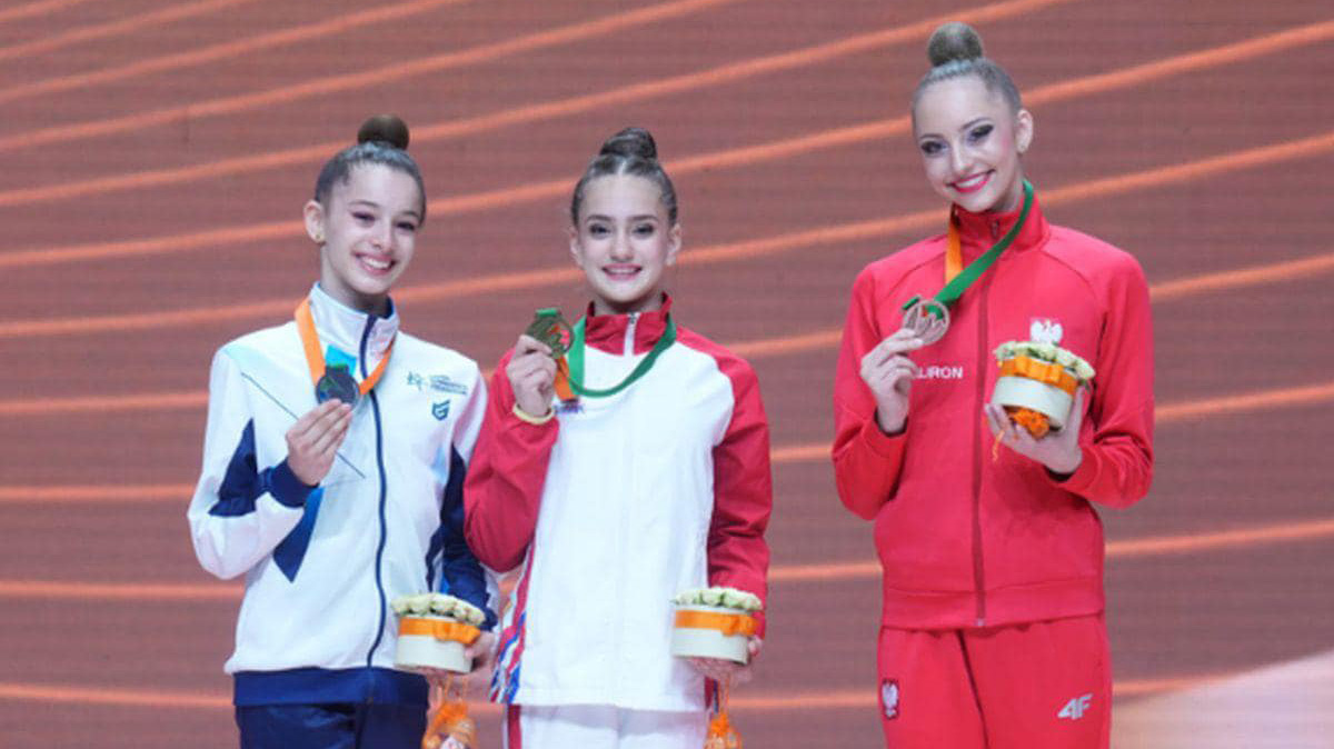 Amalia Lică a făcut legea la CE de gimnastică ritmică! Românca a cuerit ...