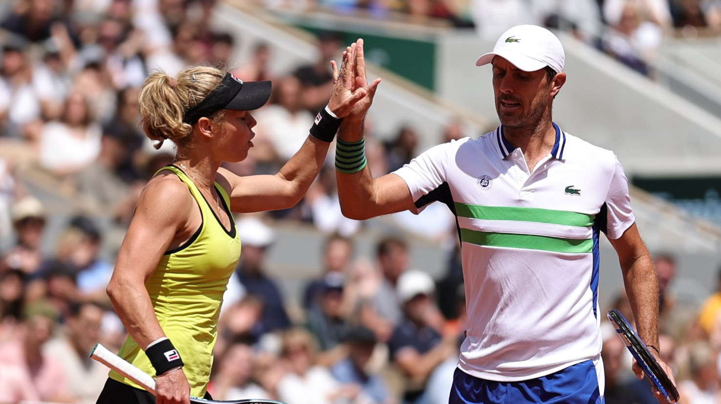 S-a dat primul trofeu la Roland Garros! Laura Siegemund şi Edouard Roger-Vasselin sunt ...