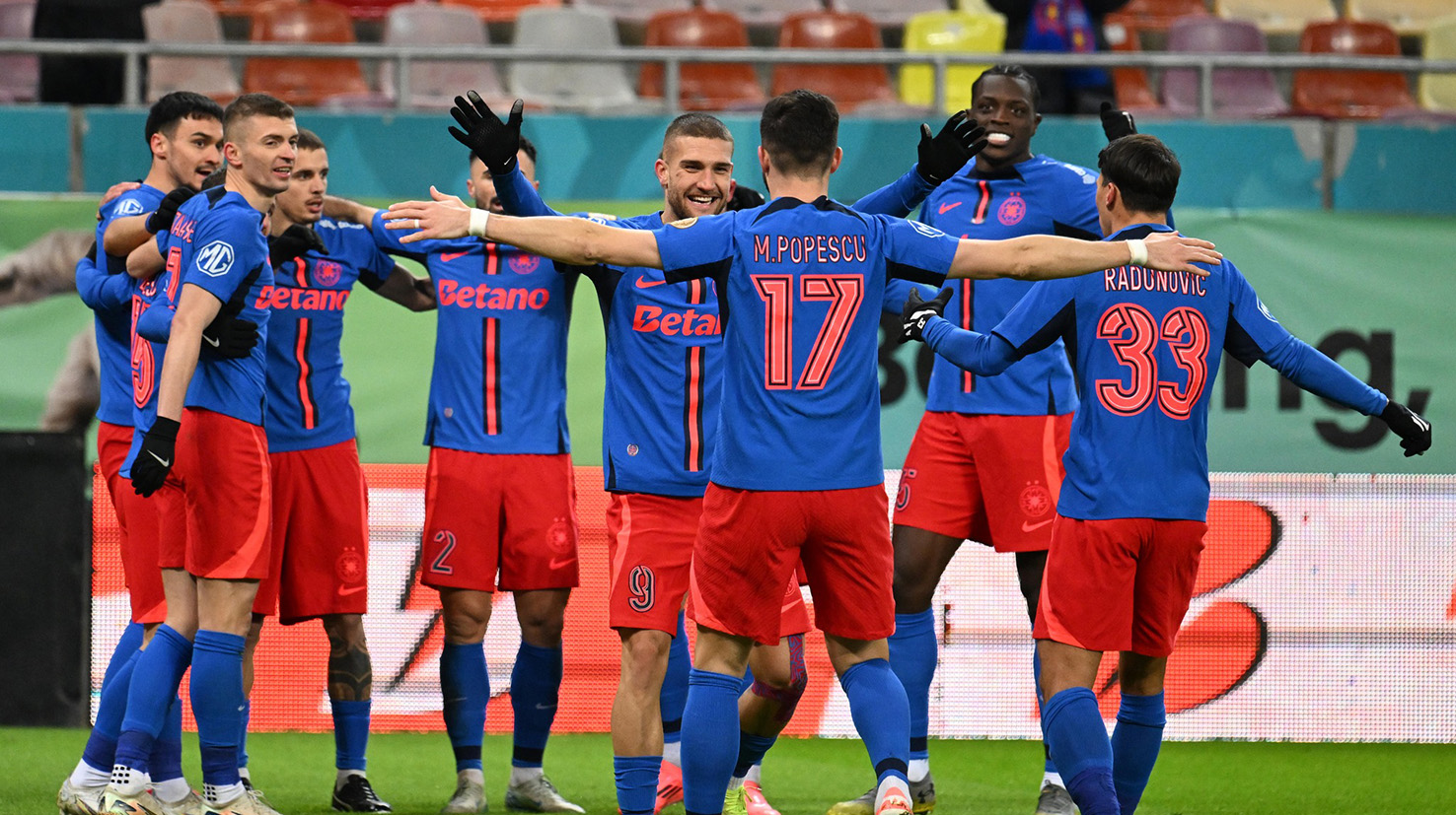 Echipa de start a FCSB-ului cu Lyon. Care sunt cei 11 roș-albaștri ...