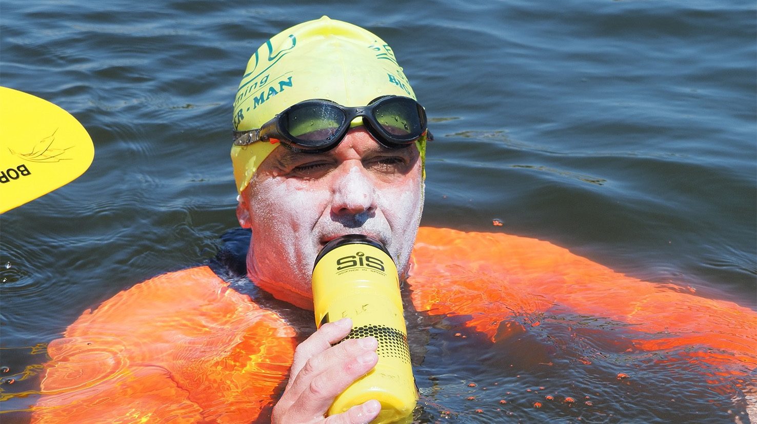 A înotat 72 de ore în Dunăre pentru susținerea copiilor cu nevoi ...